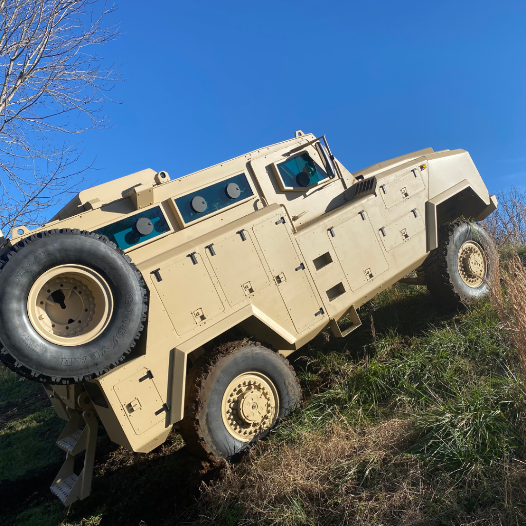Mamba™ MK7-X : véhicule blindé militaire APC ultime par Osprea Logistics